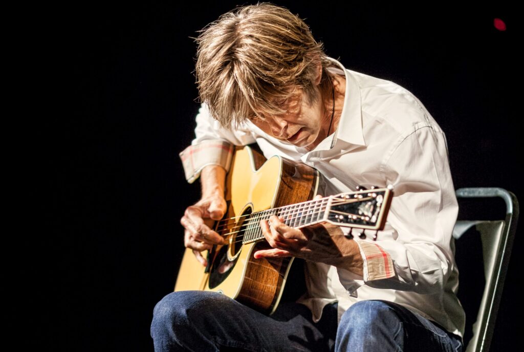 Eric Johnson Goes Acoustic and Gets Real - The Lincoln Center
